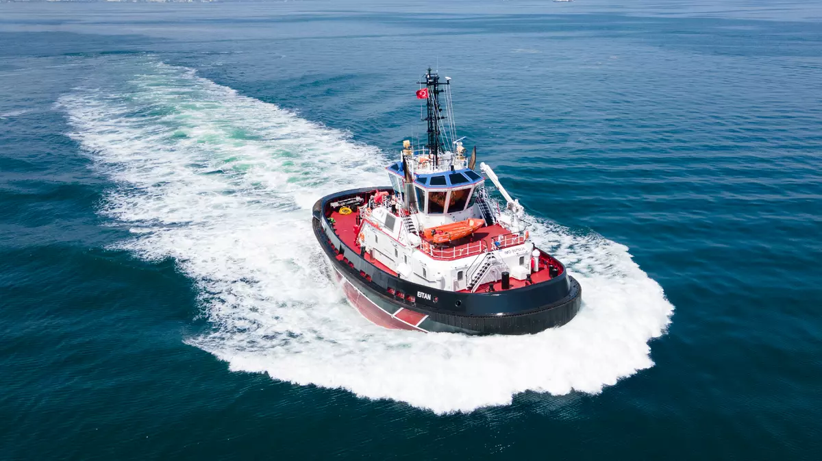 Precise and powerful support for large ships | Voith