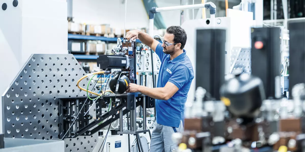 Hydraulic systems, components and self-contained servo drives | Voith