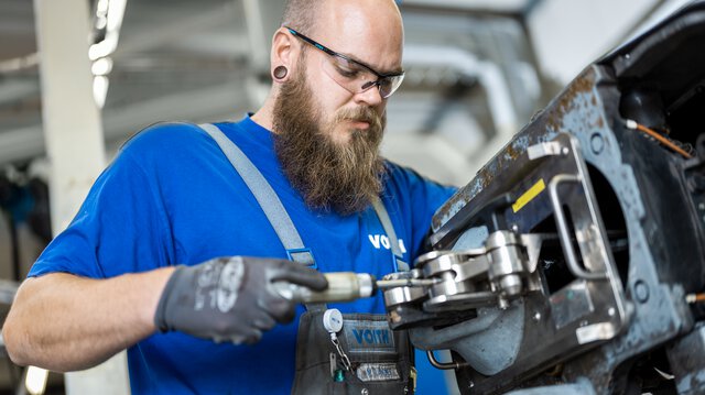 Railway Couplers & Connections | Voith