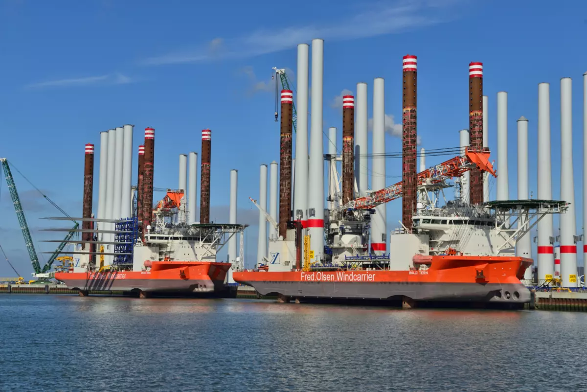 VSP marine propulsion system: Turbine installation at sea | Voith