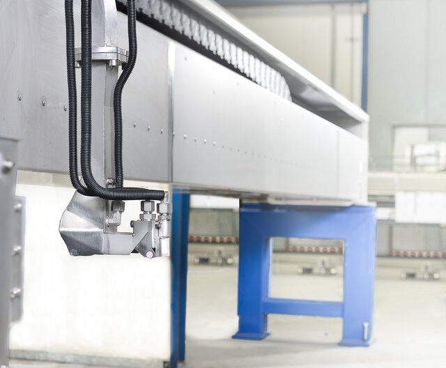 Effective cleaning of dryer fabrics | Voith